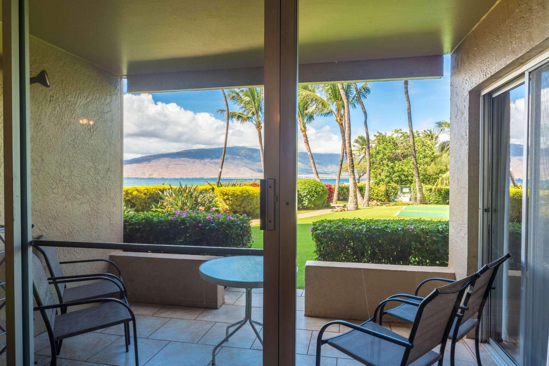 Maui Oceanfront Condo | Ocean Breeze Hideaway